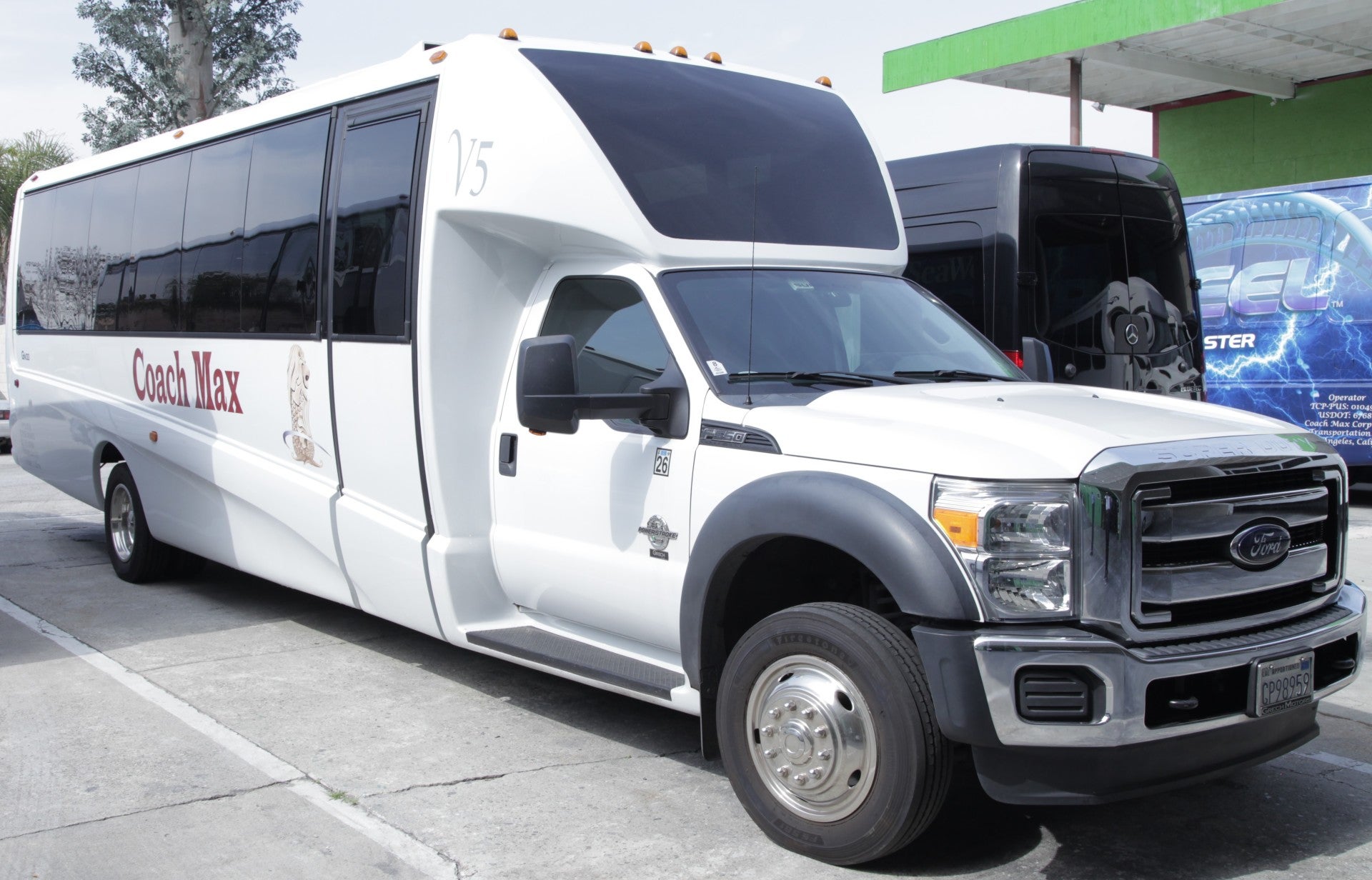 Coach Max | Discover Los Angeles